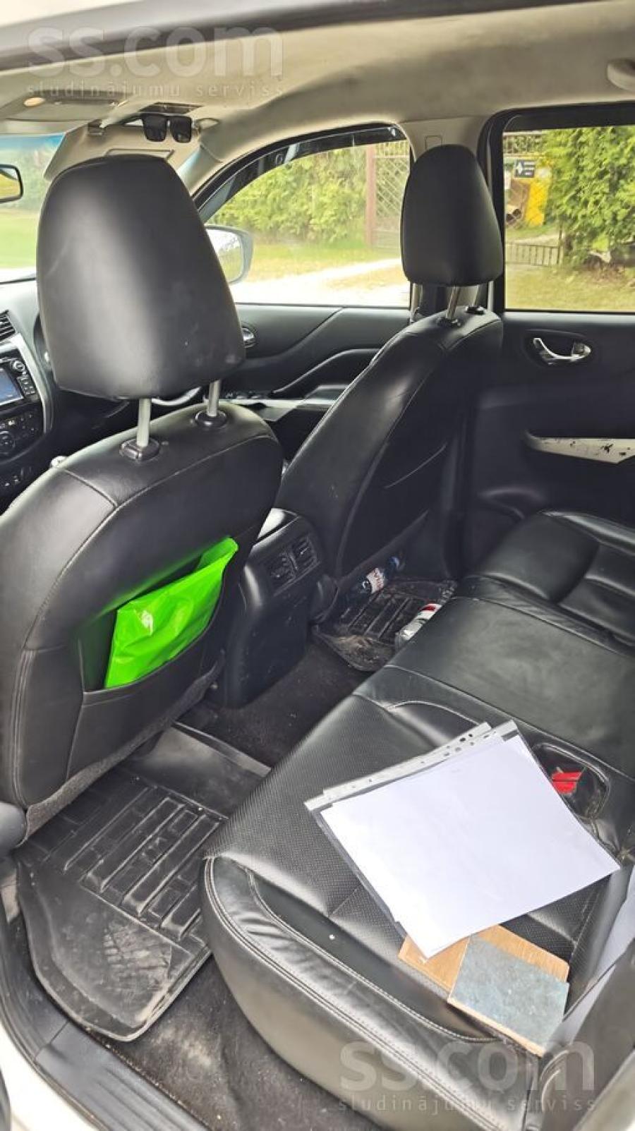 Black Nissan Navara 2016 in Jelgava, with an engine capacity of 2.30 L and mileage of 232 thousand km for 7800 €, photo 9 on AUTOMOTO.COM.LV