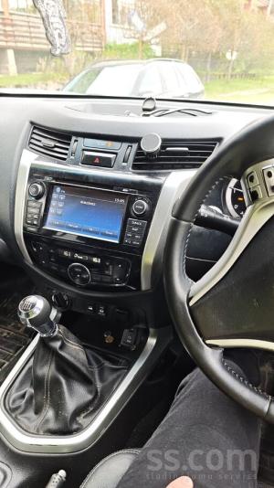 Black Nissan Navara 2016 in Jelgava, with an engine capacity of 2.30 L and mileage of 232 thousand km for 7800 €, photo 11 on AUTOMOTO.COM.LV