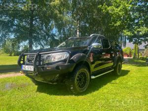 Melns Nissan Navara 2016 Talsi, ar dzinēja tilpumu 2.30 L un nobraukumu 192 tūkst. km par 16000 €, foto  vietnē AUTOMOTO.COM.LV