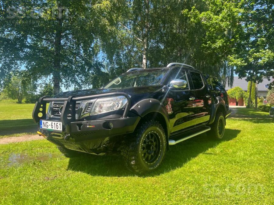 Black Nissan Navara 2016 in Talsi, with an engine capacity of 2.30 L and mileage of 192 thousand km for 16000 €, photo 1 on AUTOMOTO.COM.LV