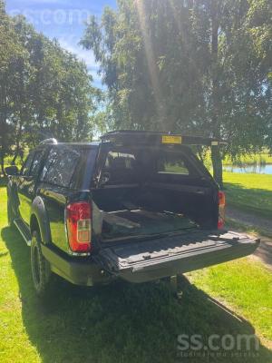 Black Nissan Navara 2016 in Talsi, with an engine capacity of 2.30 L and mileage of 192 thousand km for 16000 €, photo 8 on AUTOMOTO.COM.LV