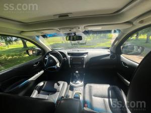 Black Nissan Navara 2016 in Talsi, with an engine capacity of 2.30 L and mileage of 192 thousand km for 16000 €, photo 13 on AUTOMOTO.COM.LV