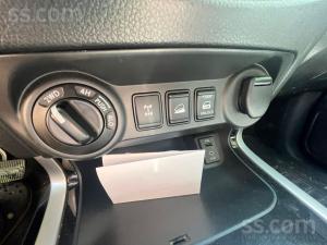 Black Nissan Navara 2016 in Talsi, with an engine capacity of 2.30 L and mileage of 192 thousand km for 16000 €, photo 18 on AUTOMOTO.COM.LV
