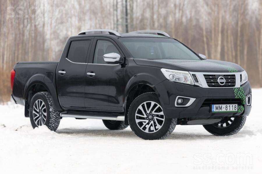 Black Nissan Navara 2017 in Jelgava, with an engine capacity of 2.30 L and mileage of 426 thousand km for 11500 €, photo 4 on AUTOMOTO.COM.LV
