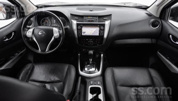 Black Nissan Navara 2017 in Jelgava, with an engine capacity of 2.30 L and mileage of 426 thousand km for 11500 €, photo 8 on AUTOMOTO.COM.LV