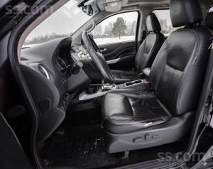 Black Nissan Navara 2017 in Jelgava, with an engine capacity of 2.30 L and mileage of 426 thousand km for 11500 €, photo 10 on AUTOMOTO.COM.LV