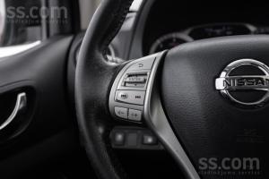 Black Nissan Navara 2017 in Jelgava, with an engine capacity of 2.30 L and mileage of 426 thousand km for 11500 €, photo 16 on AUTOMOTO.COM.LV