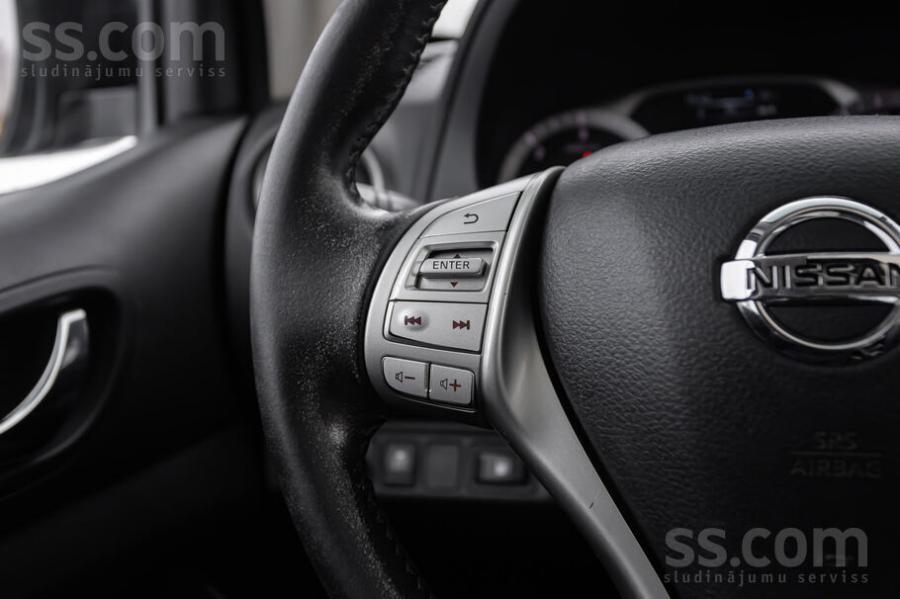 Black Nissan Navara 2017 in Jelgava, with an engine capacity of 2.30 L and mileage of 426 thousand km for 11500 €, photo 16 on AUTOMOTO.COM.LV