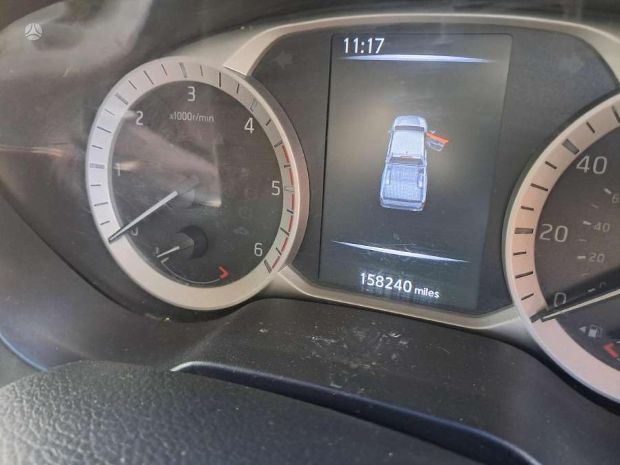 Black Nissan Navara 2017 in Kaunas, with an engine capacity of 2.30 L and mileage of 157 thousand km for 7300 €, photo 9 on AUTOMOTO.COM.LV