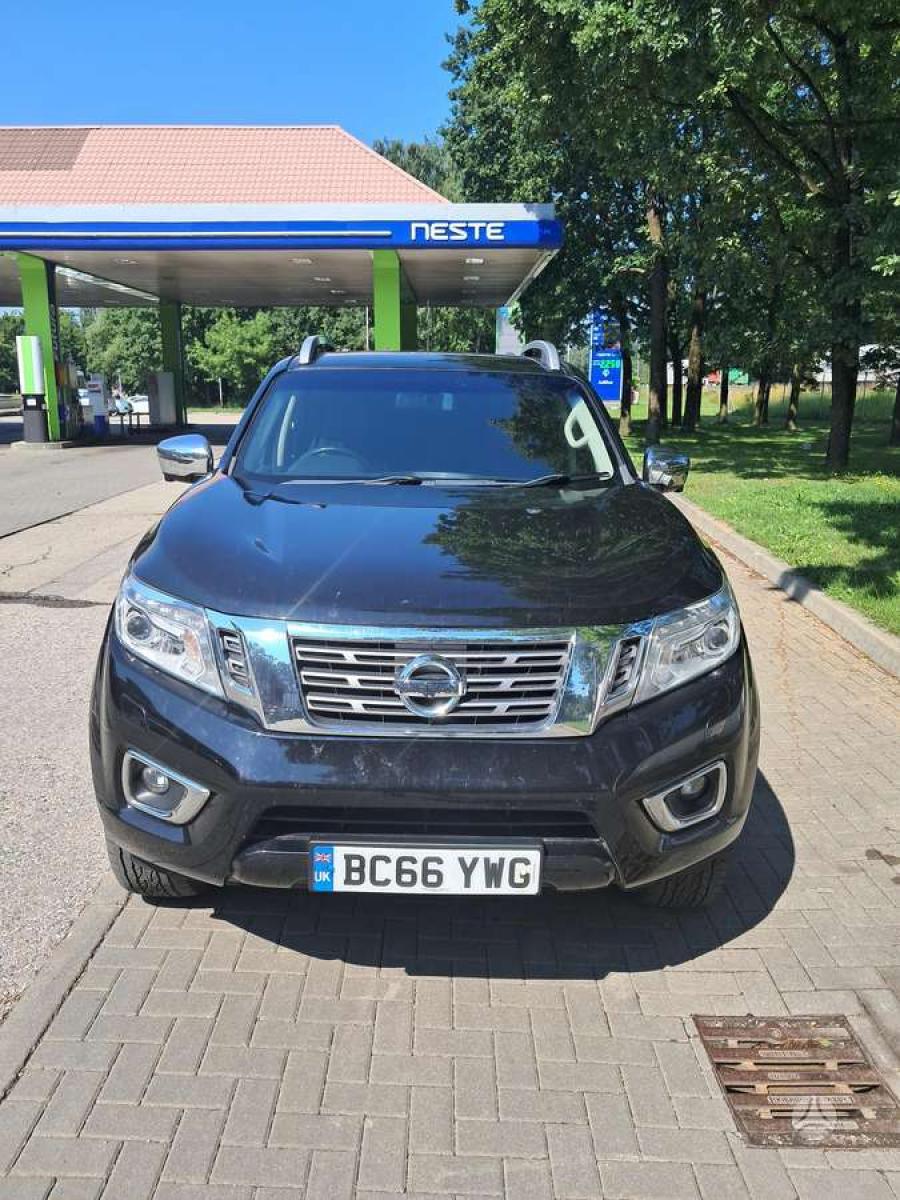 Black Nissan Navara 2017 in Kaunas, with an engine capacity of 2.30 L and mileage of 157 thousand km for 7300 €, photo 17 on AUTOMOTO.COM.LV
