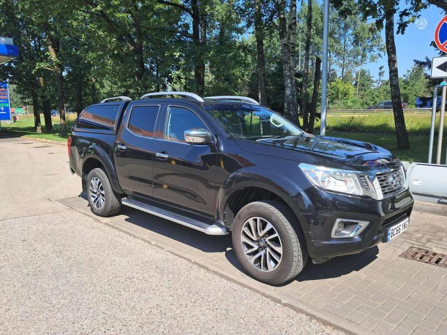 Black Nissan Navara 2017 in Kaunas, with an engine capacity of 2.30 L and mileage of 157 thousand km for 7300 €, photo 18 on AUTOMOTO.COM.LV
