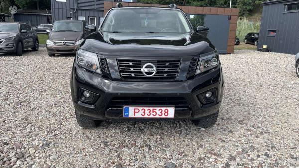Black Nissan Navara 2020 in Kaunas, with an engine capacity of 2.30 L and mileage of 200 thousand km for 20999 €, photo 4 on AUTOMOTO.COM.LV