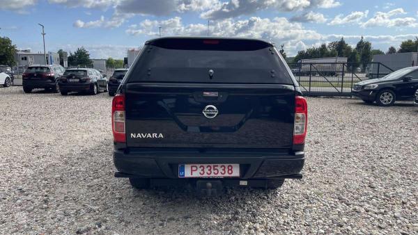 Black Nissan Navara 2020 in Kaunas, with an engine capacity of 2.30 L and mileage of 200 thousand km for 20999 €, photo 6 on AUTOMOTO.COM.LV