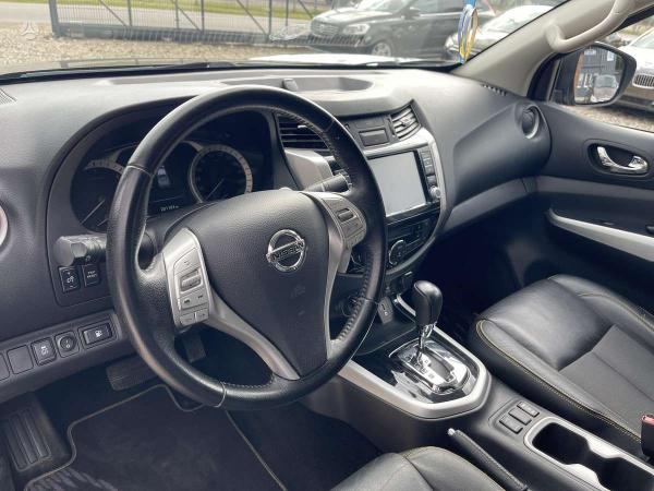 Black Nissan Navara 2020 in Kaunas, with an engine capacity of 2.30 L and mileage of 200 thousand km for 20999 €, photo 8 on AUTOMOTO.COM.LV