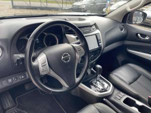 Black Nissan Navara 2020 in Kaunas, with an engine capacity of 2.30 L and mileage of 200 thousand km for 20999 €, photo 9 on AUTOMOTO.COM.LV