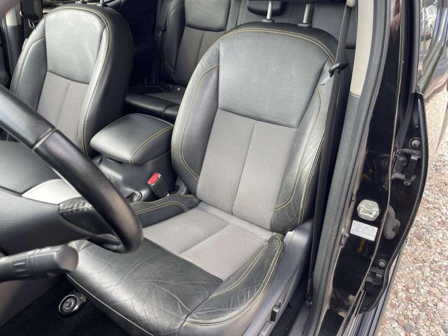 Black Nissan Navara 2020 in Kaunas, with an engine capacity of 2.30 L and mileage of 200 thousand km for 20999 €, photo 11 on AUTOMOTO.COM.LV