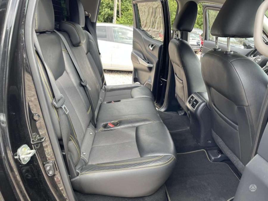 Black Nissan Navara 2020 in Kaunas, with an engine capacity of 2.30 L and mileage of 200 thousand km for 20999 €, photo 13 on AUTOMOTO.COM.LV