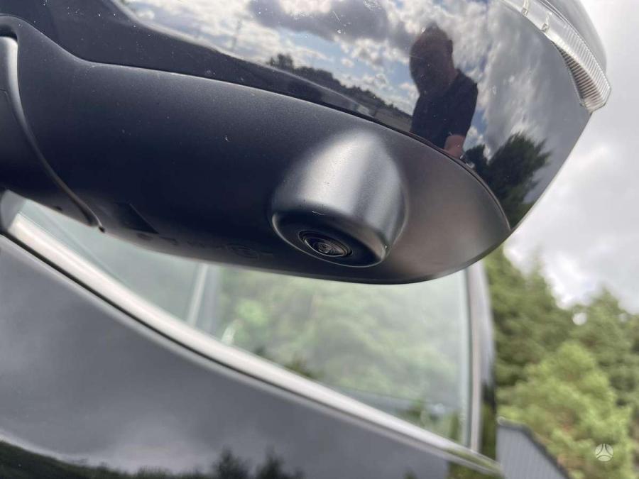Black Nissan Navara 2020 in Kaunas, with an engine capacity of 2.30 L and mileage of 200 thousand km for 20999 €, photo 16 on AUTOMOTO.COM.LV