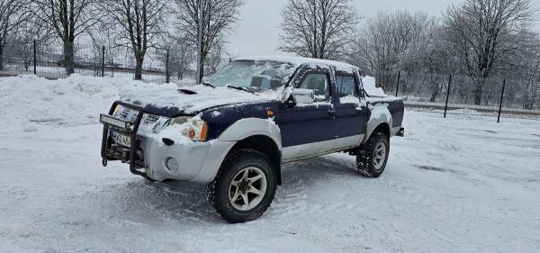 Zils Nissan Navara 2004 Kauņa, ar dzinēja tilpumu 2.50 L un nobraukumu 400 tūkst. km par 3250 €, foto 2 vietnē AUTOMOTO.COM.LV