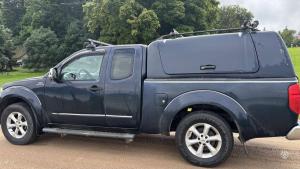 Blue Nissan Navara 2007 in Utena, with an engine capacity of 2.49 L and mileage of 220 thousand km for 3950 €, photo 5 on AUTOMOTO.COM.LV