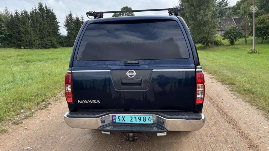 Blue Nissan Navara 2007 in Utena, with an engine capacity of 2.49 L and mileage of 220 thousand km for 3950 €, photo 8 on AUTOMOTO.COM.LV