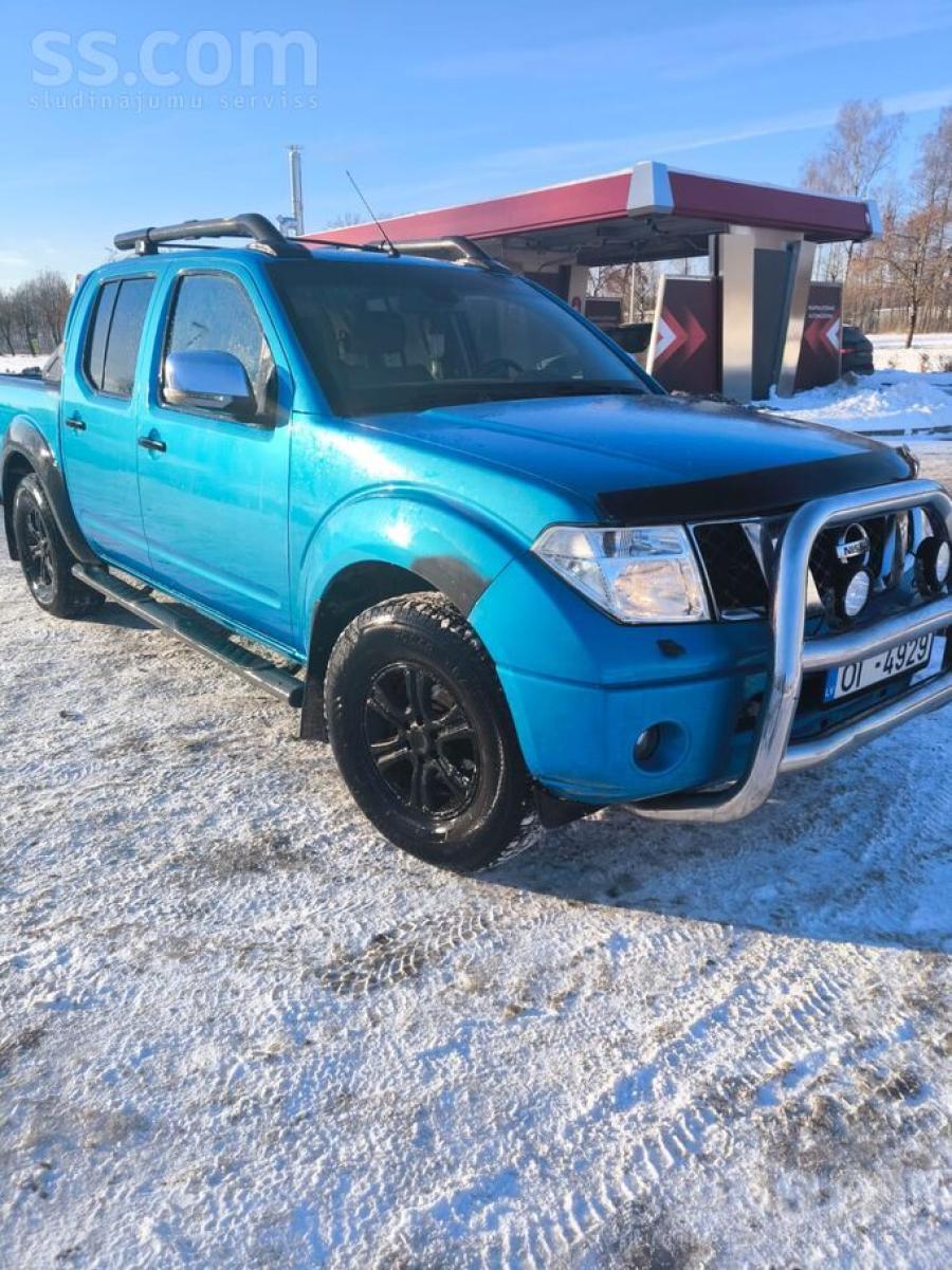 Blue Nissan Navara 2009 in Riga, with an engine capacity of 2.50 L and mileage of 370 thousand km for 6000 €, photo 3 on AUTOMOTO.COM.LV