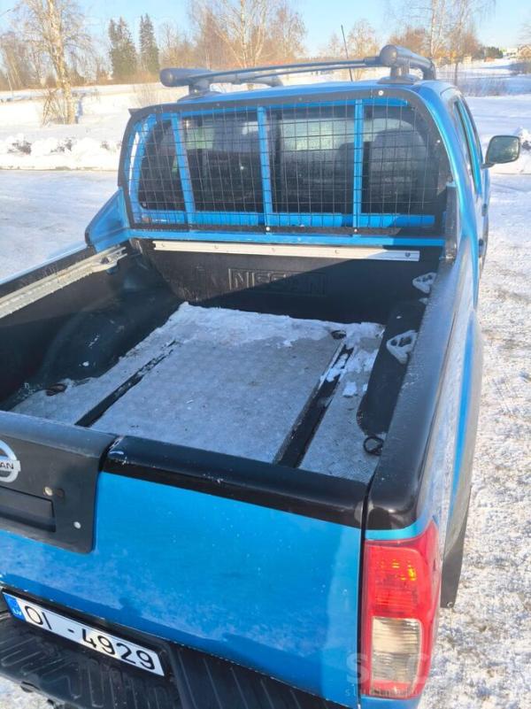 Blue Nissan Navara 2009 in Riga, with an engine capacity of 2.50 L and mileage of 370 thousand km for 6000 €, photo 6 on AUTOMOTO.COM.LV