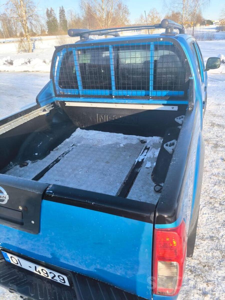 Blue Nissan Navara 2009 in Riga, with an engine capacity of 2.50 L and mileage of 370 thousand km for 6000 €, photo 6 on AUTOMOTO.COM.LV