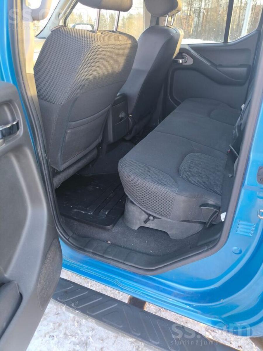 Blue Nissan Navara 2009 in Riga, with an engine capacity of 2.50 L and mileage of 370 thousand km for 6000 €, photo 7 on AUTOMOTO.COM.LV