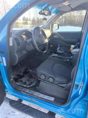 Blue Nissan Navara 2009 in Riga, with an engine capacity of 2.50 L and mileage of 370 thousand km for 6000 €, photo 9 on AUTOMOTO.COM.LV