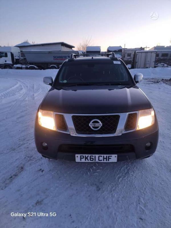 Zils Nissan Navara 2011 Jonava, ar dzinēja tilpumu 2.99 L un nobraukumu 140 tūkst. km par 5999 €, foto 3 vietnē AUTOMOTO.COM.LV