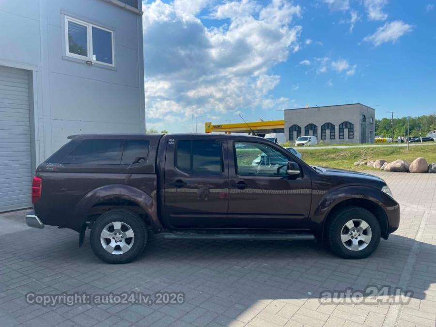 Brūns Nissan Navara 2011 Tallina, ar dzinēja tilpumu 2.50 L un nobraukumu 339 tūkst. km par 7200 €, foto 3 vietnē AUTOMOTO.COM.LV