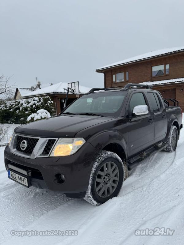Brown Nissan Navara 2012 in Tallinn, with an engine capacity of 3.00 L and mileage of 270 thousand km for 9999 €, photo 2 on AUTOMOTO.COM.LV