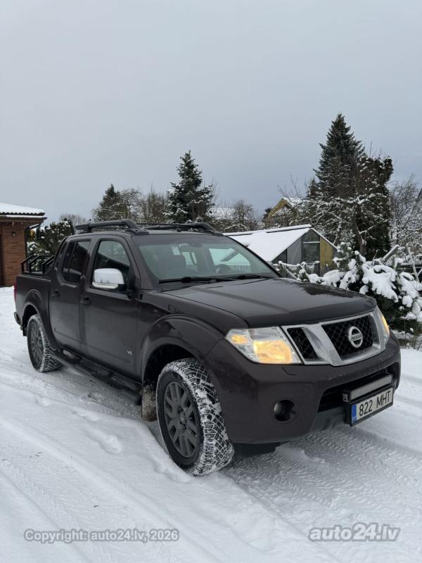 Brown Nissan Navara 2012 in Tallinn, with an engine capacity of 3.00 L and mileage of 270 thousand km for 9999 €, photo 6 on AUTOMOTO.COM.LV
