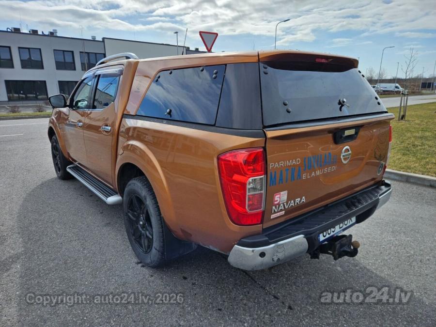 Brown Nissan Navara 2017 in Tallinn, with an engine capacity of 2.30 L and mileage of 181 thousand km for 15900 €, photo 4 on AUTOMOTO.COM.LV
