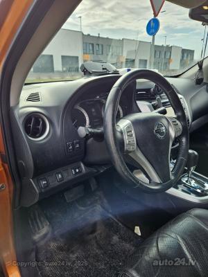 Brown Nissan Navara 2017 in Tallinn, with an engine capacity of 2.30 L and mileage of 181 thousand km for 15900 €, photo 12 on AUTOMOTO.COM.LV