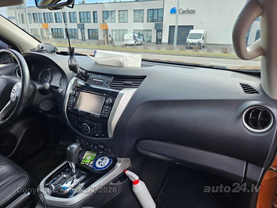 Brown Nissan Navara 2017 in Tallinn, with an engine capacity of 2.30 L and mileage of 181 thousand km for 15900 €, photo 19 on AUTOMOTO.COM.LV