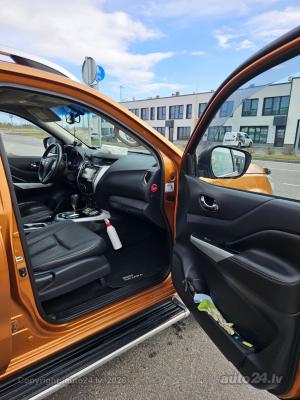 Brown Nissan Navara 2017 in Tallinn, with an engine capacity of 2.30 L and mileage of 181 thousand km for 15900 €, photo 20 on AUTOMOTO.COM.LV