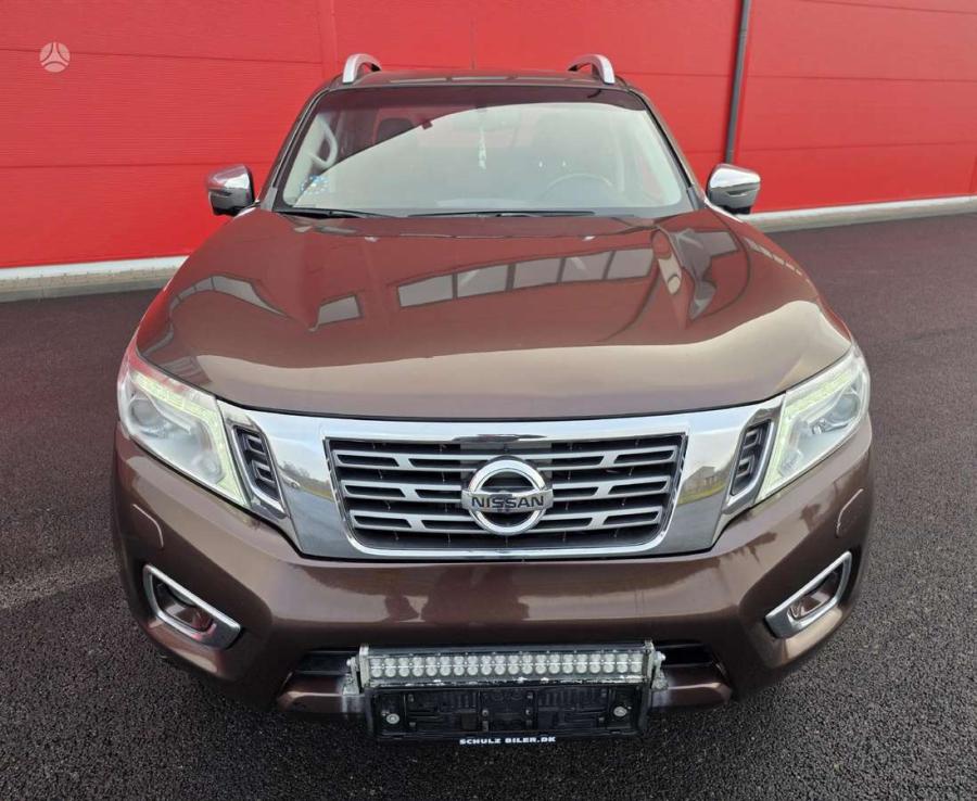 Brūns Nissan Navara 2019 Telšiai, ar dzinēja tilpumu 2.30 L un nobraukumu 215 tūkst. km par 15800 €, foto 2 vietnē AUTOMOTO.COM.LV