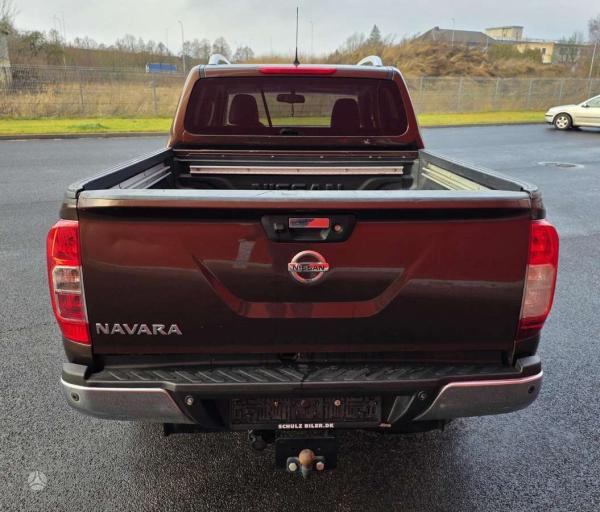 Brown Nissan Navara 2019 in Telschi, with an engine capacity of 2.30 L and mileage of 215 thousand km for 15800 €, photo 8 on AUTOMOTO.COM.LV
