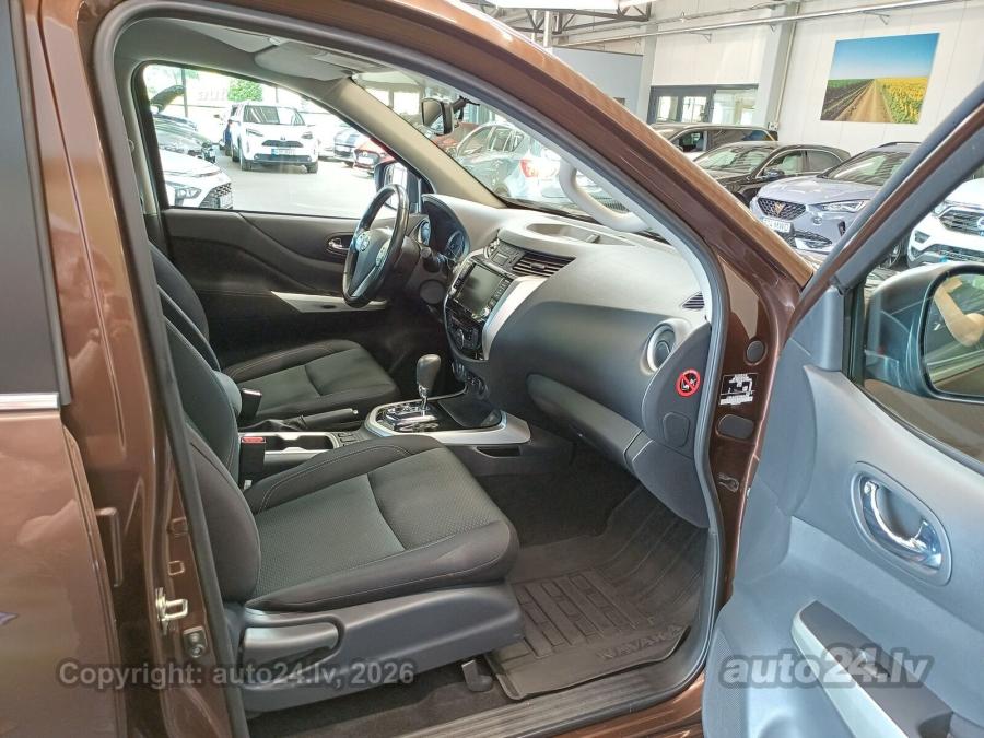 Brown Nissan Navara 2021 in Tallinn, with an engine capacity of 2.30 L and mileage of 141 thousand km for 25900 €, photo 6 on AUTOMOTO.COM.LV