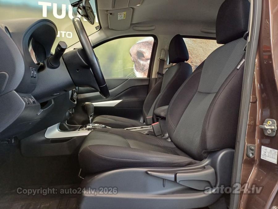 Brown Nissan Navara 2021 in Tallinn, with an engine capacity of 2.30 L and mileage of 141 thousand km for 25900 €, photo 9 on AUTOMOTO.COM.LV