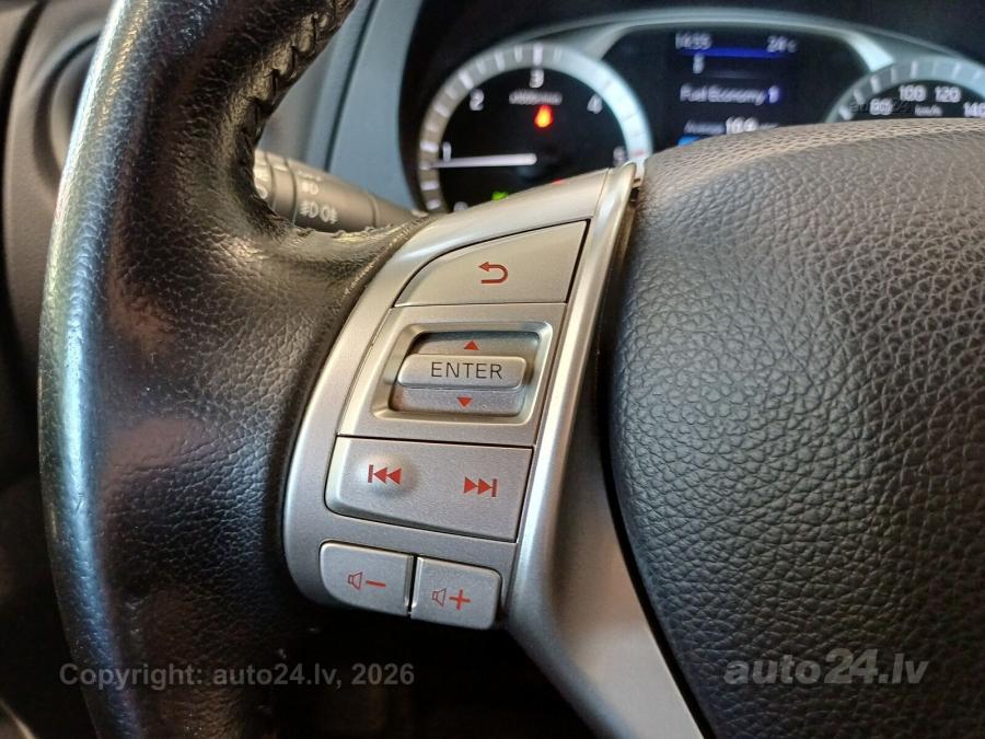 Brown Nissan Navara 2021 in Tallinn, with an engine capacity of 2.30 L and mileage of 141 thousand km for 25900 €, photo 22 on AUTOMOTO.COM.LV