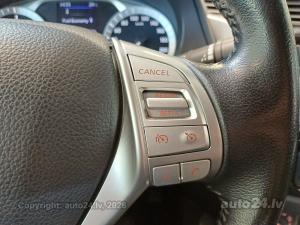 Brown Nissan Navara 2021 in Tallinn, with an engine capacity of 2.30 L and mileage of 141 thousand km for 25900 €, photo 23 on AUTOMOTO.COM.LV
