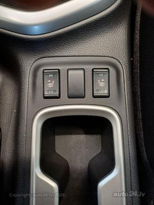 Brown Nissan Navara 2021 in Tallinn, with an engine capacity of 2.30 L and mileage of 141 thousand km for 25900 €, photo 24 on AUTOMOTO.COM.LV