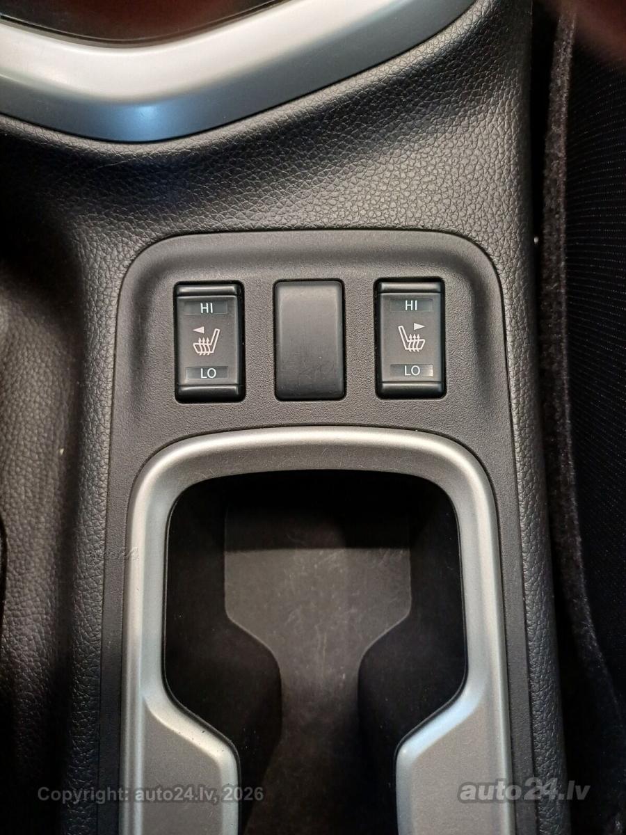 Brown Nissan Navara 2021 in Tallinn, with an engine capacity of 2.30 L and mileage of 141 thousand km for 25900 €, photo 24 on AUTOMOTO.COM.LV