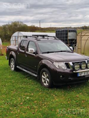 Brūns Nissan Navara 2011 Preiļi, ar dzinēja tilpumu 3.00 L un nobraukumu 449 tūkst. km par 7500 €, foto 3 vietnē AUTOMOTO.COM.LV