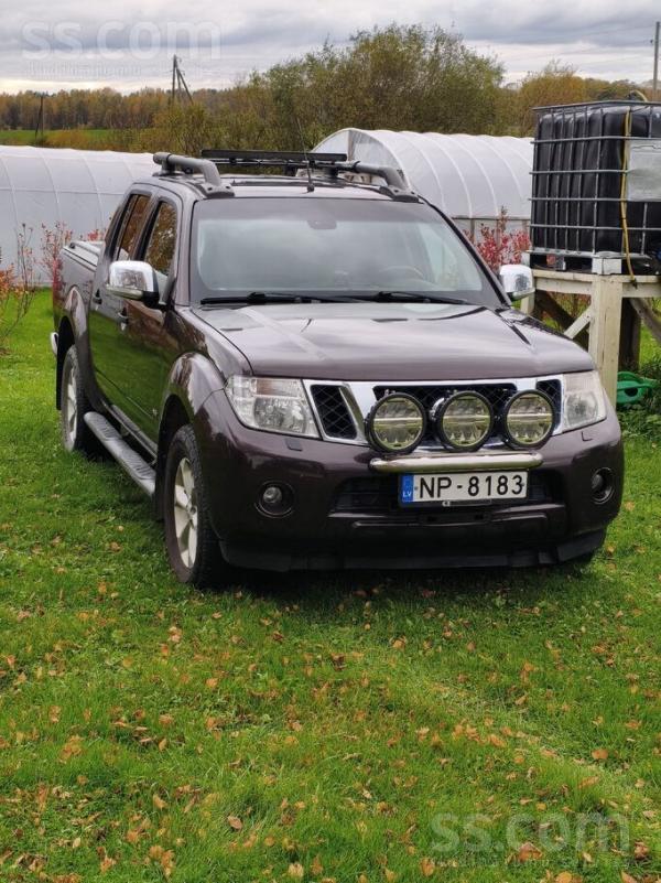 Nissan Navara 2011 Preiļi vietnÄ BrÅ«ns Nissan Navara 2011 Preiļi, ar dzinÄja tilpumu 3.00 L un nobraukumu 449 tÅ«kst. km par 7500 ā¬, foto 4 vietnÄ AUTOMOTO.COM.LV