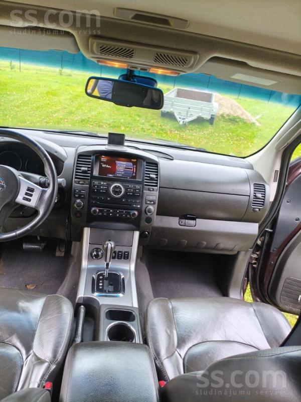 Nissan Navara 2011 Preiļi vietnÄ BrÅ«ns Nissan Navara 2011 Preiļi, ar dzinÄja tilpumu 3.00 L un nobraukumu 449 tÅ«kst. km par 7500 ā¬, foto 8 vietnÄ AUTOMOTO.COM.LV