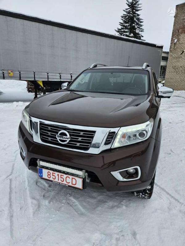 Brown Nissan Navara 2019 in Telschi, with an engine capacity of 2.30 L and mileage of 215 thousand km for 14600 €, photo 1 on AUTOMOTO.COM.LV